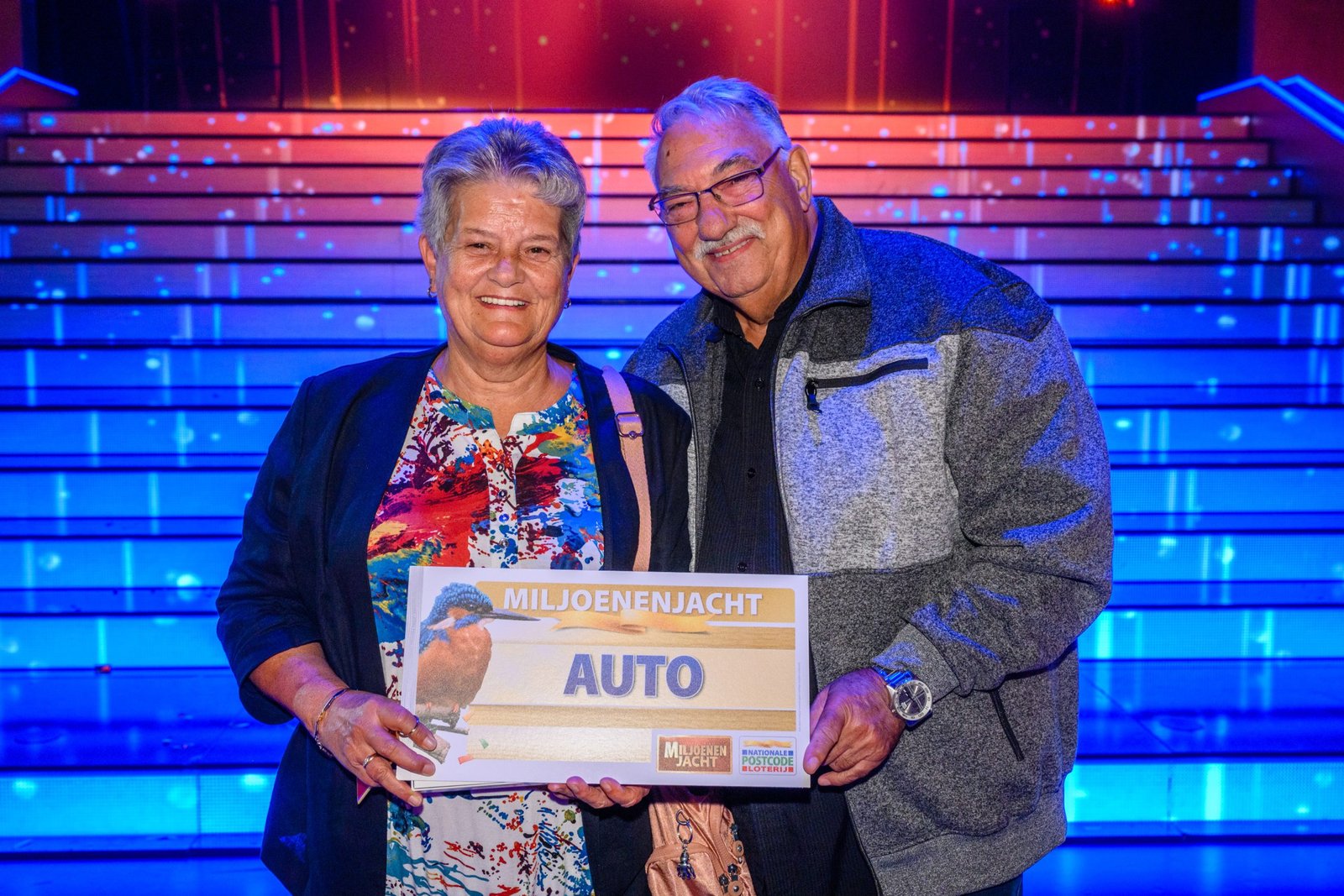 Angela uit Landgraaf wint splinternieuwe auto bij tv-show Postcode ...